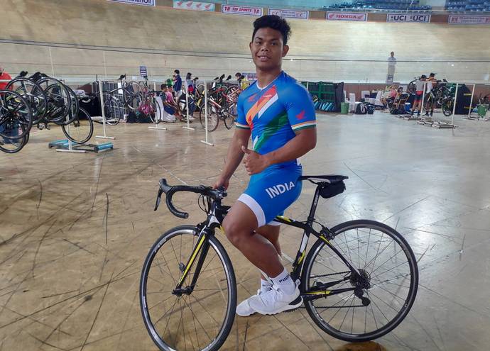 Esow Alben wins gold at Berlin cycling tournament