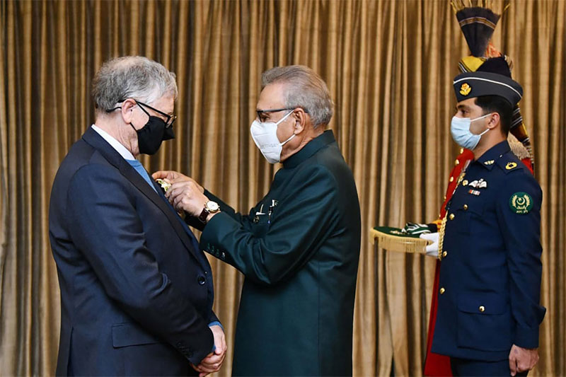 Hilal-E-Pakistan: Philanthropist Bill Gates conferred Hilal-e-Pakistan ...