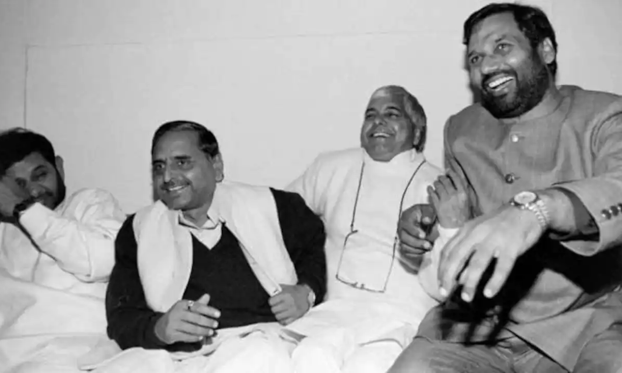 Mulayam Singh Yadav: Early Life, Career, Education, family and biography