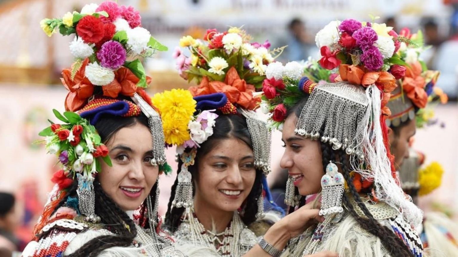 J&K's Bandipora hosts the first-ever Tribal Winter Festival
