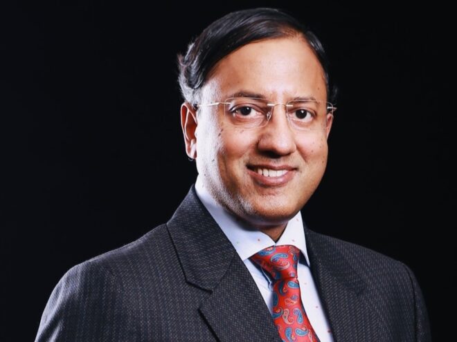 ब्रेस्ट सर्जन डॉ. रघु राम को तेलुगु एसोसिएशन ऑफ लंदन पुरस्कार से ...